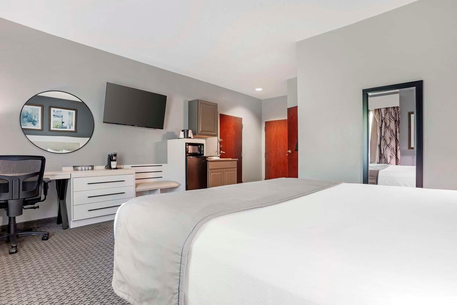Best Western Plus Two Rivers Hotel & Suites | Rooms & Rates