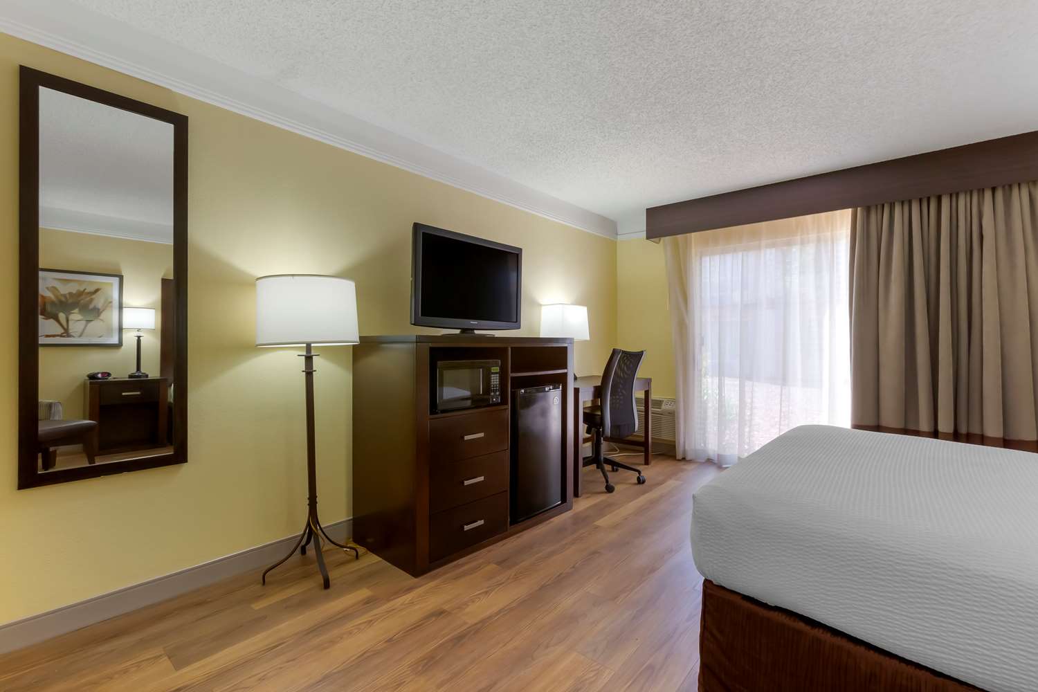 Best Western Plus Phoenix Goodyear Inn | Rooms & Rates