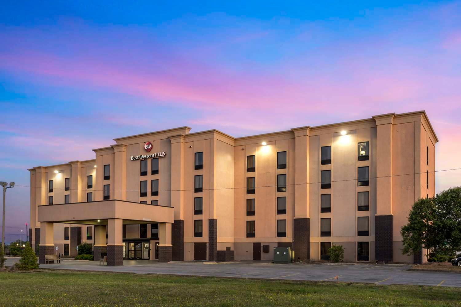 Best Western Plus Jonesboro Inn & Suites | Rooms & Rates