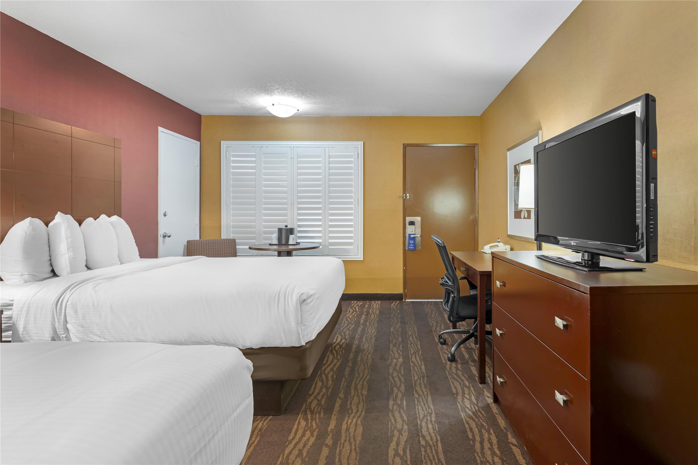 Best Western Plus Stovall's Inn | Rooms & Rates