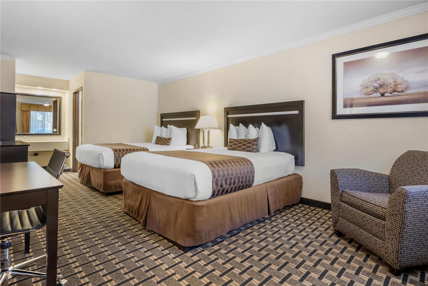 Best Western Plus Inn of Hayward | Rooms & Rates