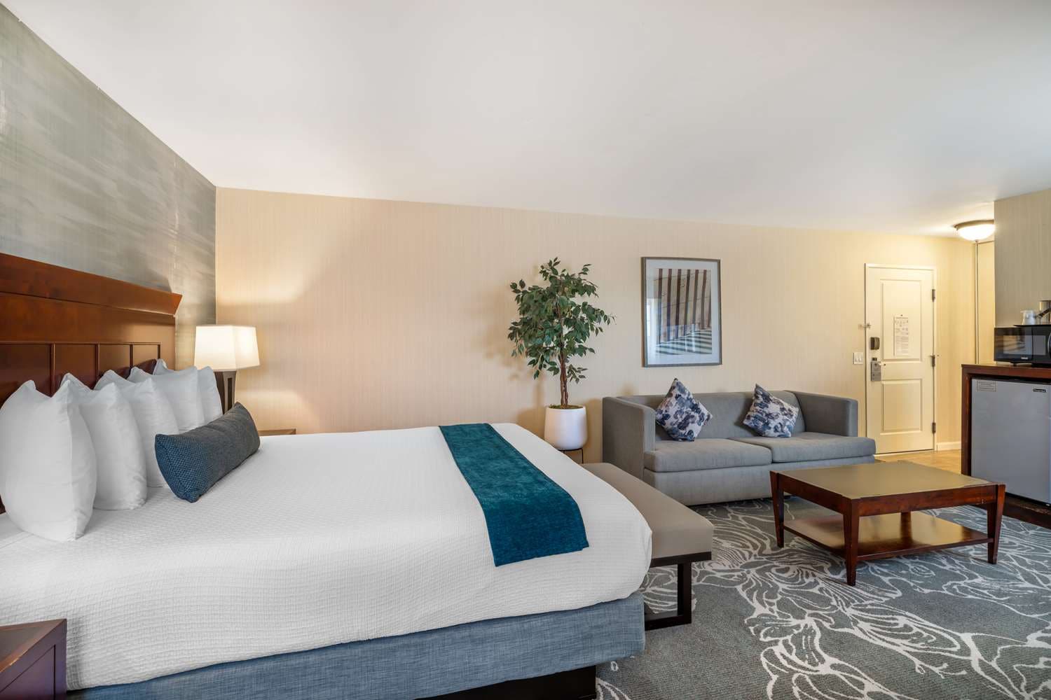Best Western Plus Carpinteria Inn | Rooms & Rates