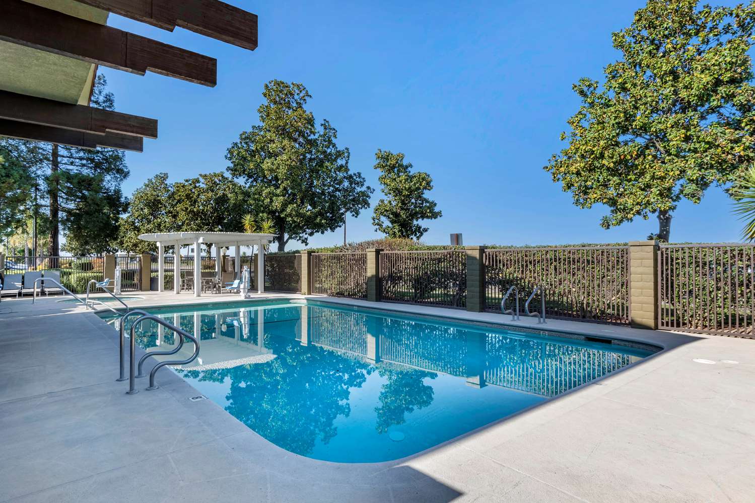 Best Western Orchard Inn |Turlock CA Rooms & Rates