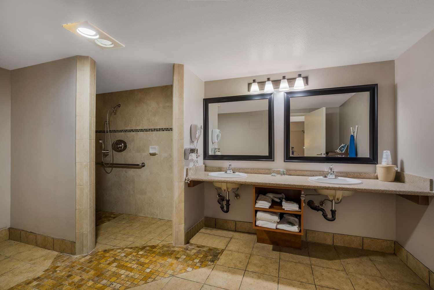 Best Western Diamond Bar Hotel & Suites | Rooms & Rates