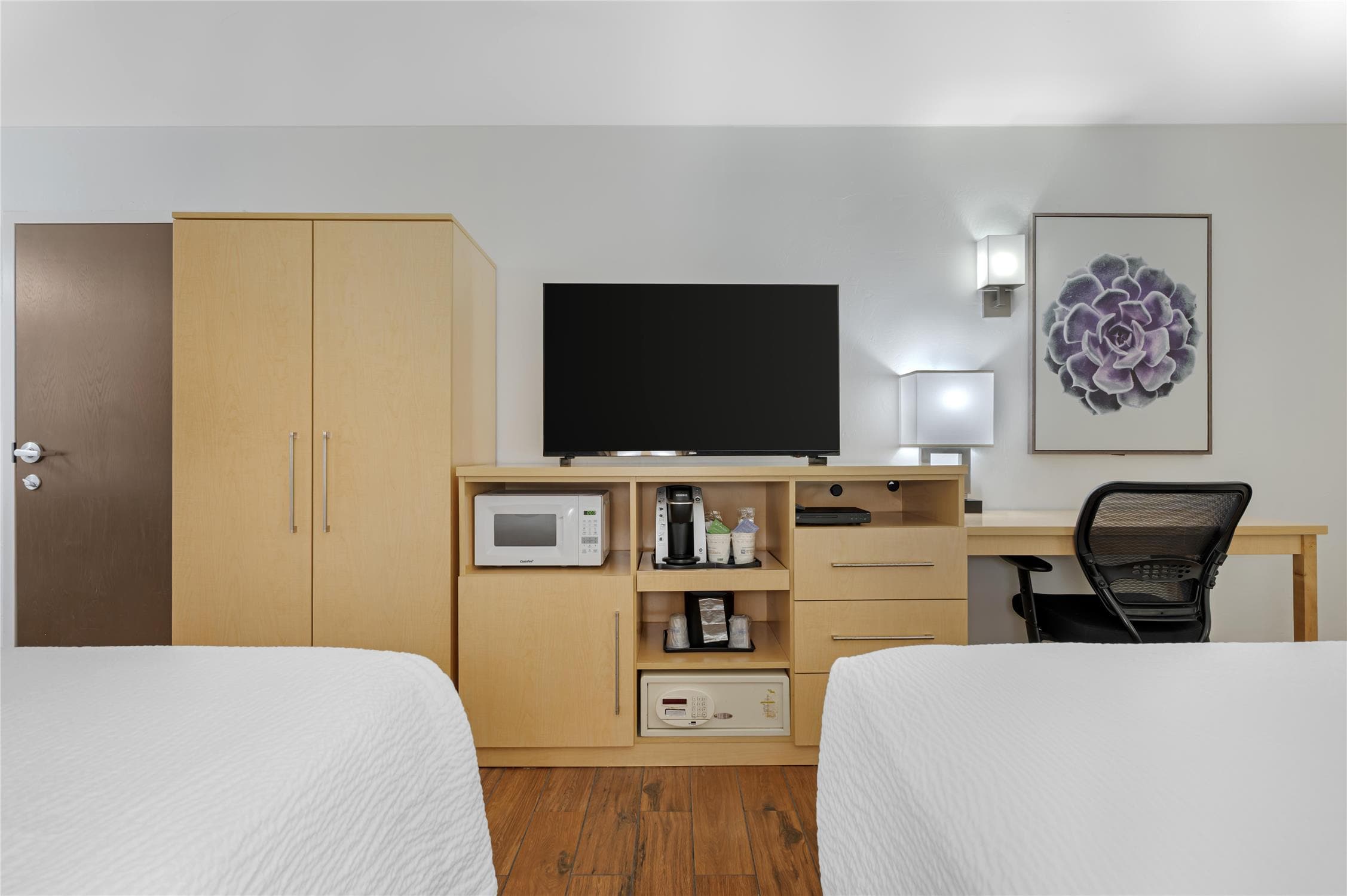 Best Western Plus South Coast Inn | Rooms & Rates
