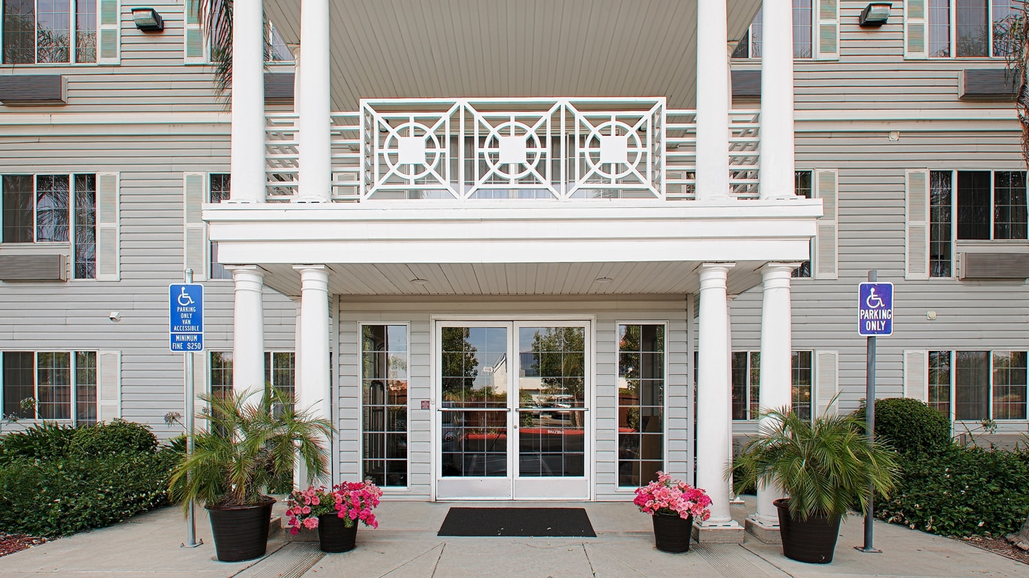 Tracy Hotels | BEST WESTERN Luxury Inn| Tracy Sports Complex Hotels