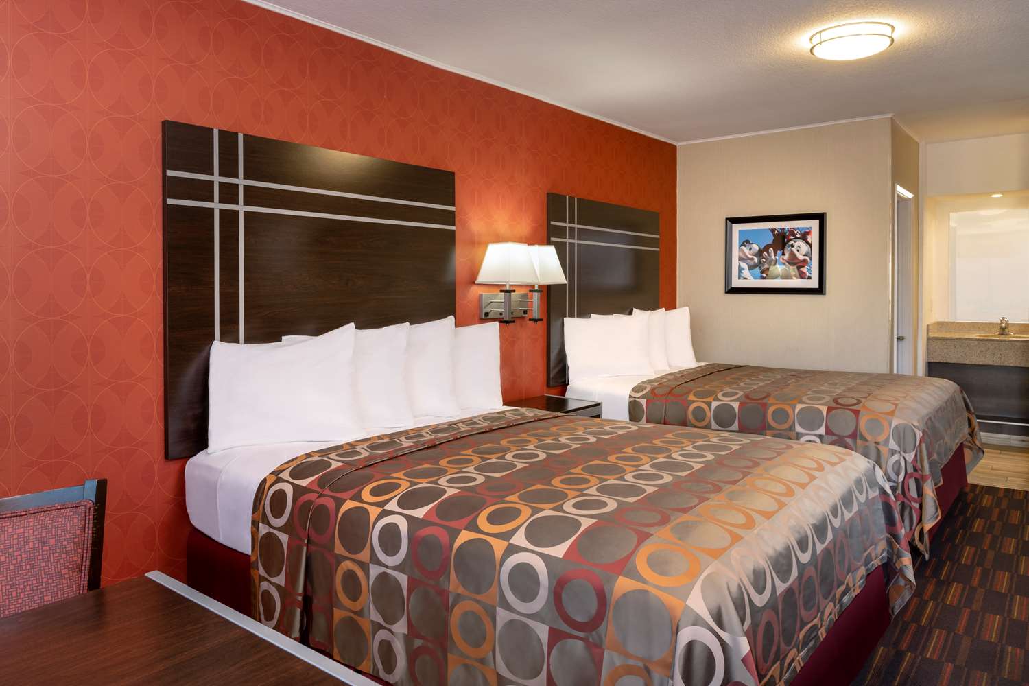 Best Western Plus Raffles Inn & Suites | Rooms & Rates