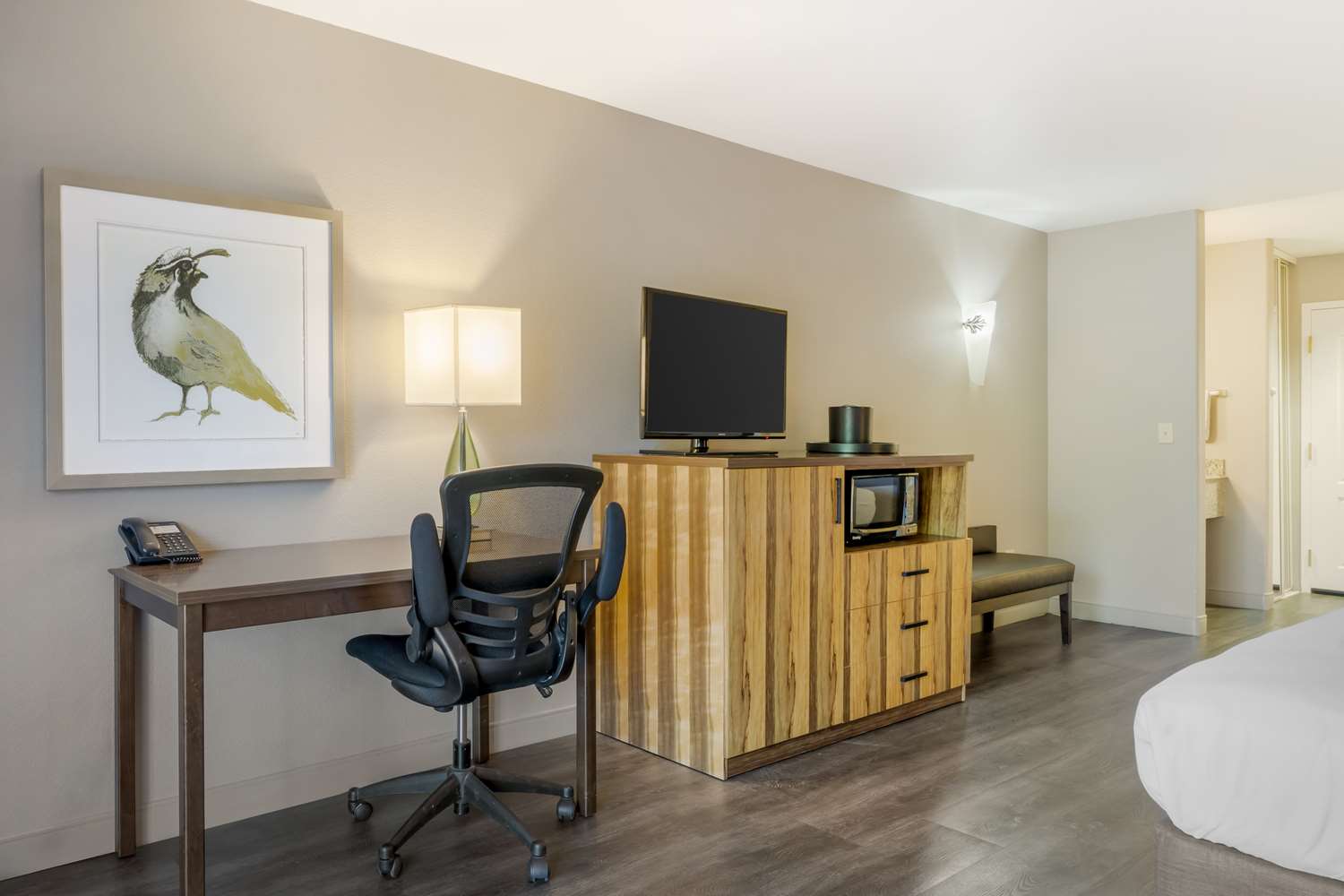 Best Western Cedar Inn & Suites | Rooms & Rates