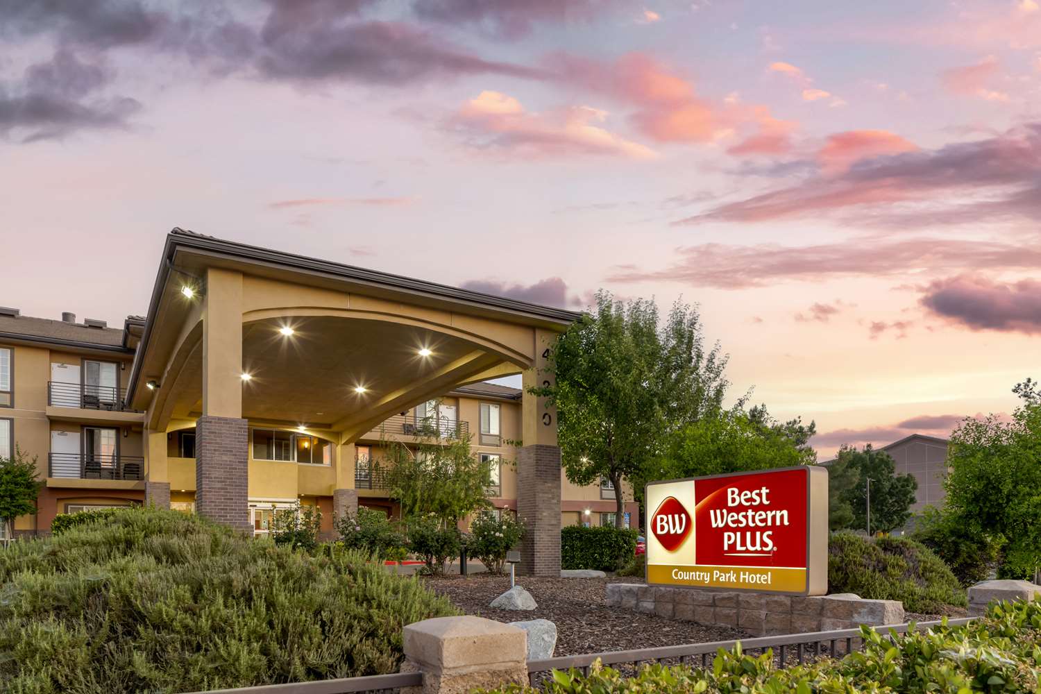 Hotel in Tehachapi | Best Western Plus Country Park Hotel