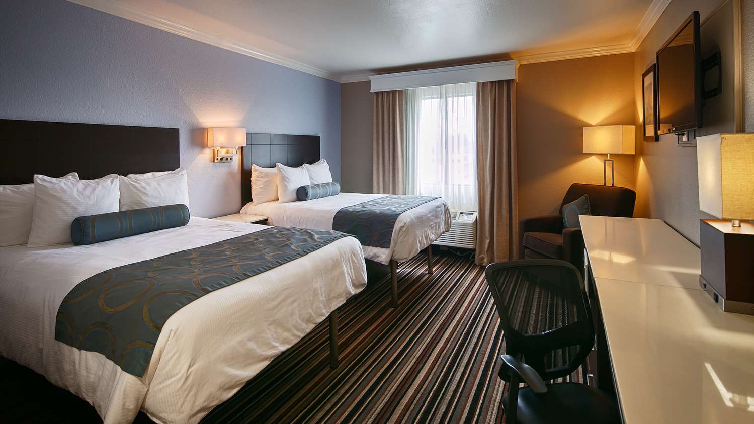 Best Western Plus Diamond Valley Inn | Rooms & Rates