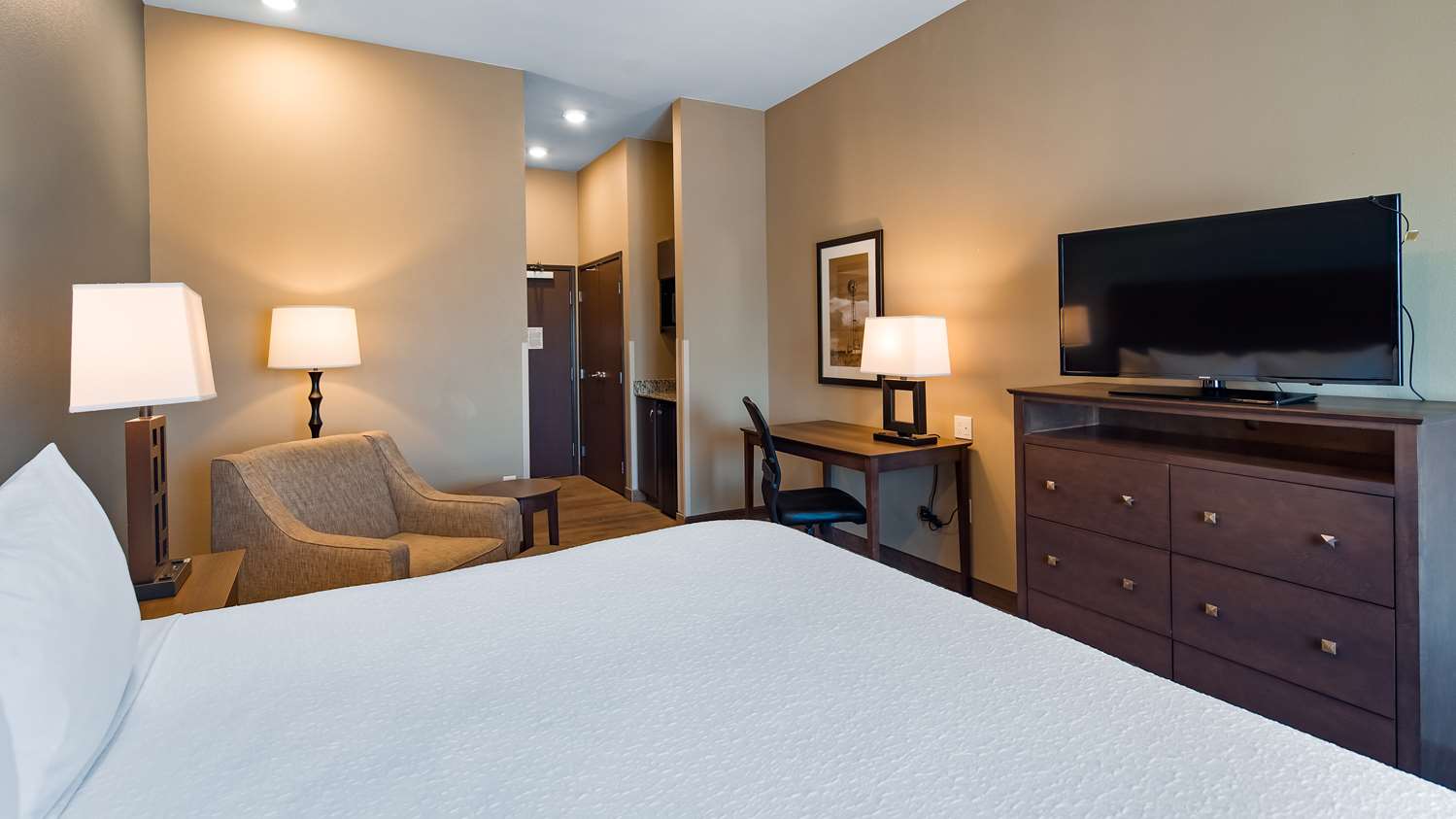 Best Western Plus Overland Inn | Rooms & Rates