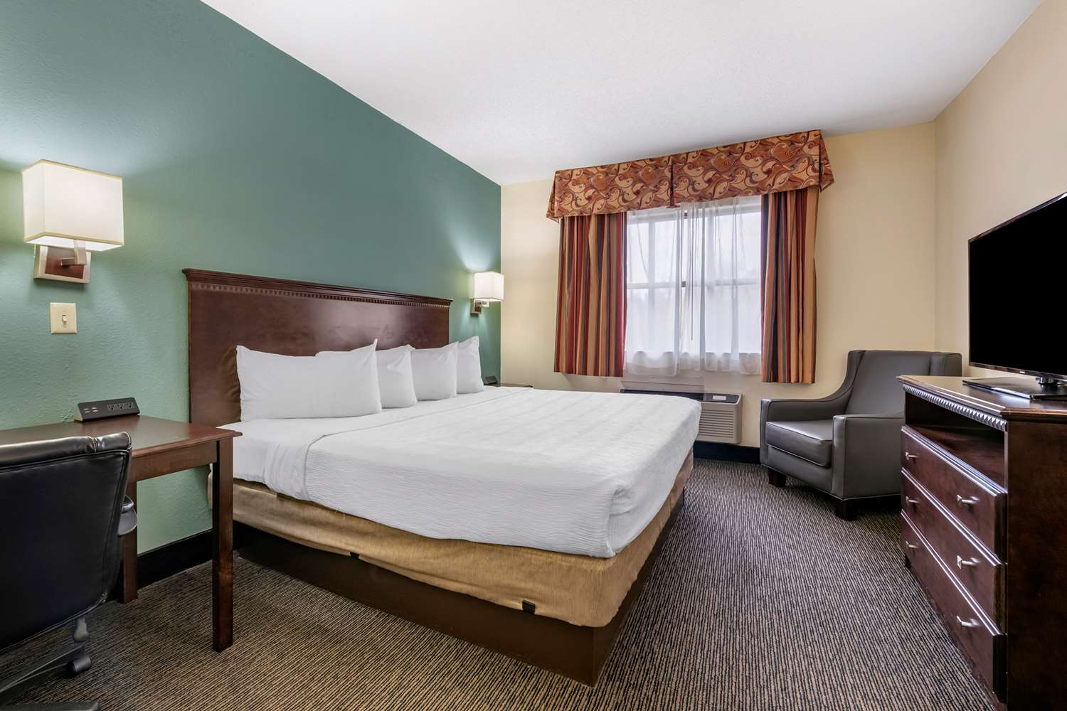 Best Western Gateway Grand | Rooms & Rates