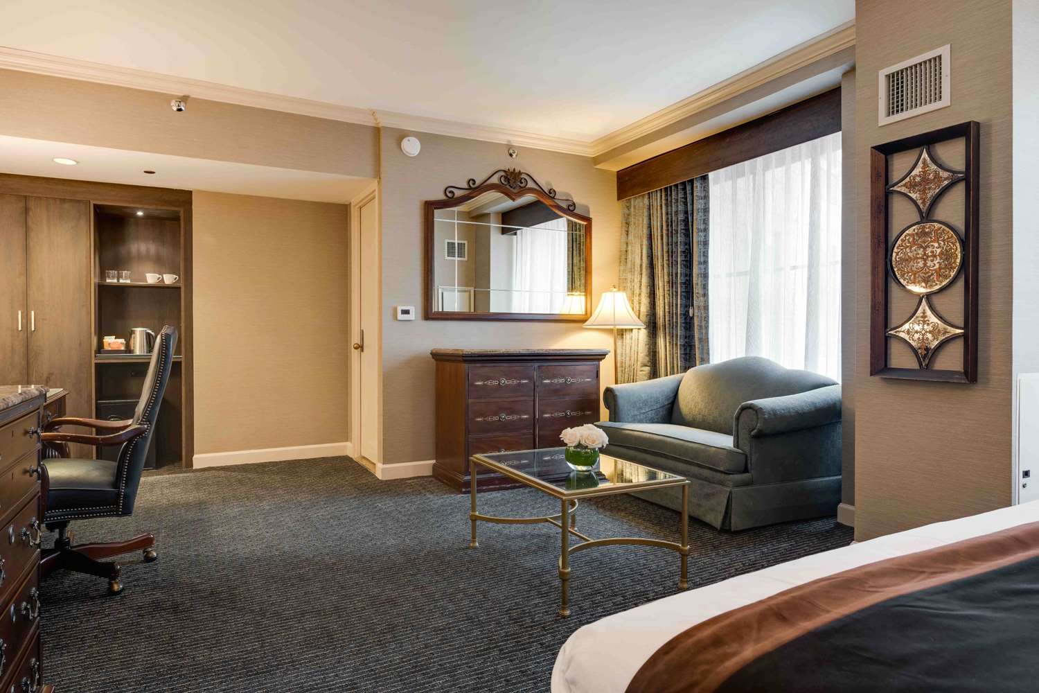 The Whitehall Hotel BW Premier Collection | Chicago Rooms & Rates