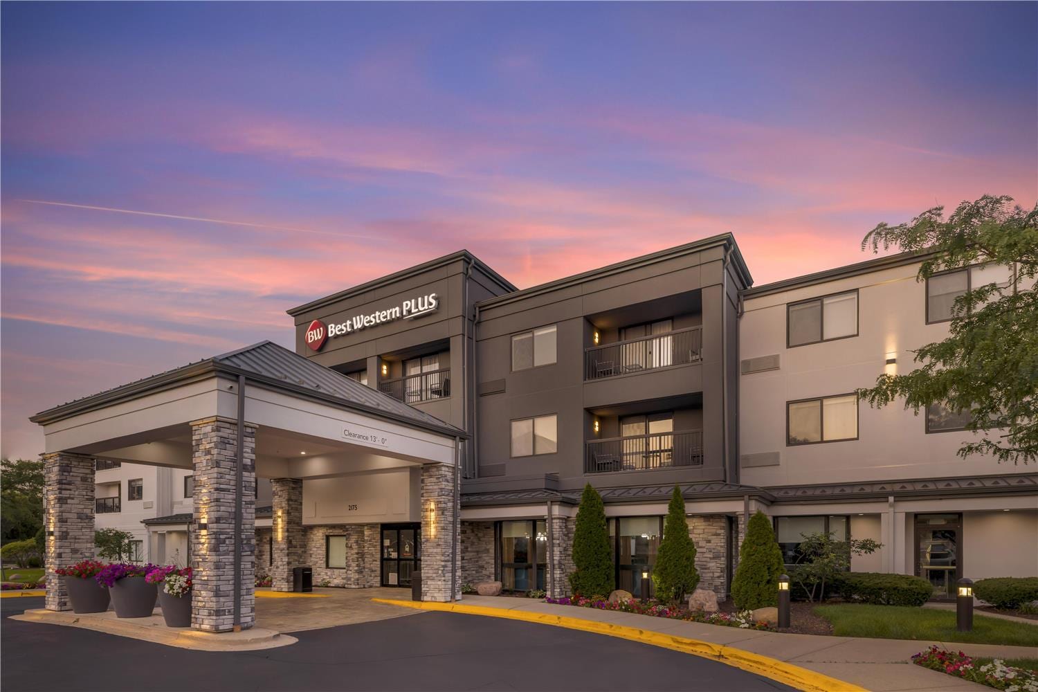 Best Western Plus Elgin - Chicago | Rooms & Rates West Dundee
