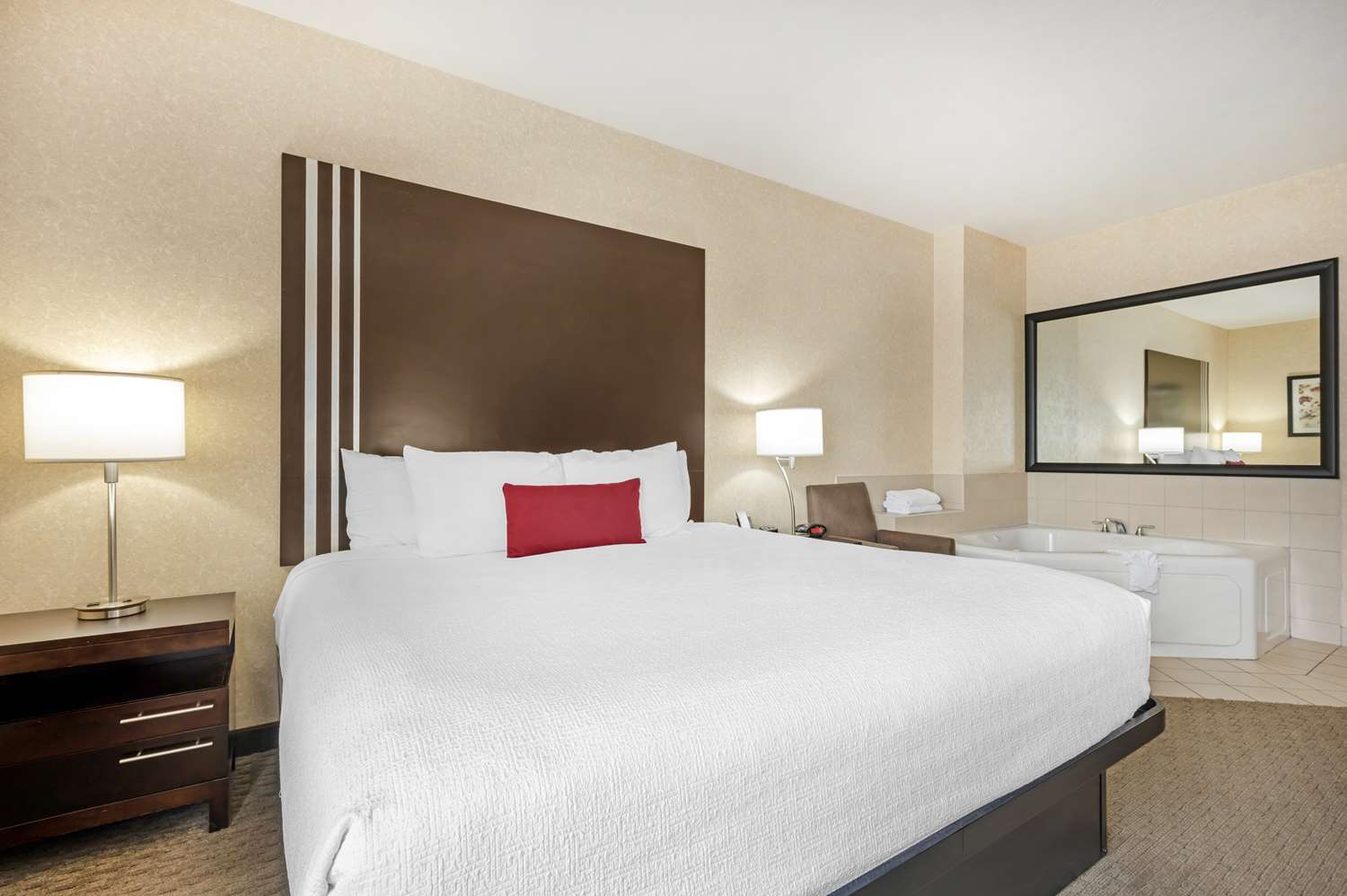 Best Western Plus Howe Inn | Rooms & Rates