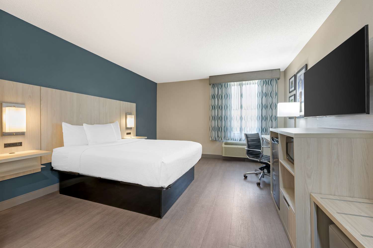 Best Western Plus Lafayette Hotel University Area