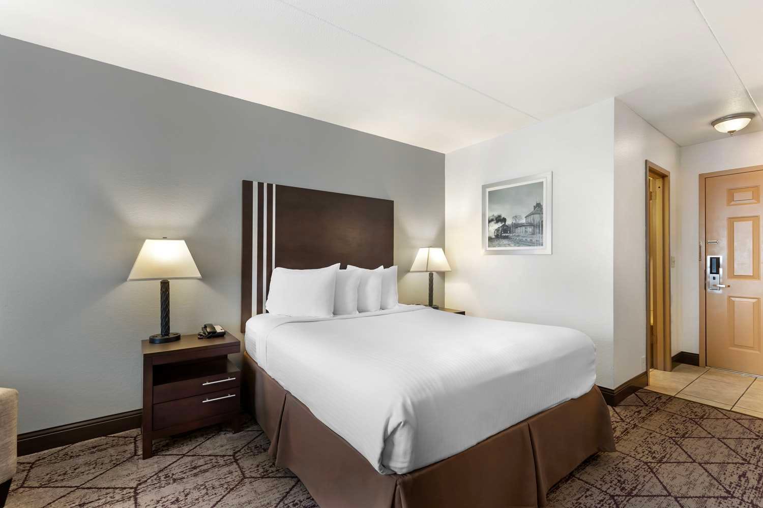 Best Western Plus Longbranch Hotel & Conv Center | Rooms & Rates