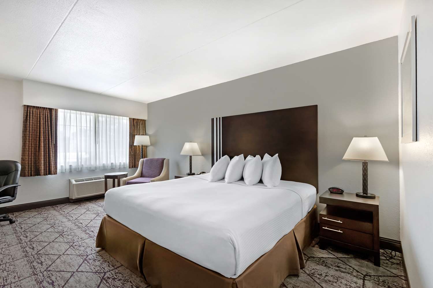 Best Western Plus Longbranch Hotel & Conv Center | Rooms & Rates