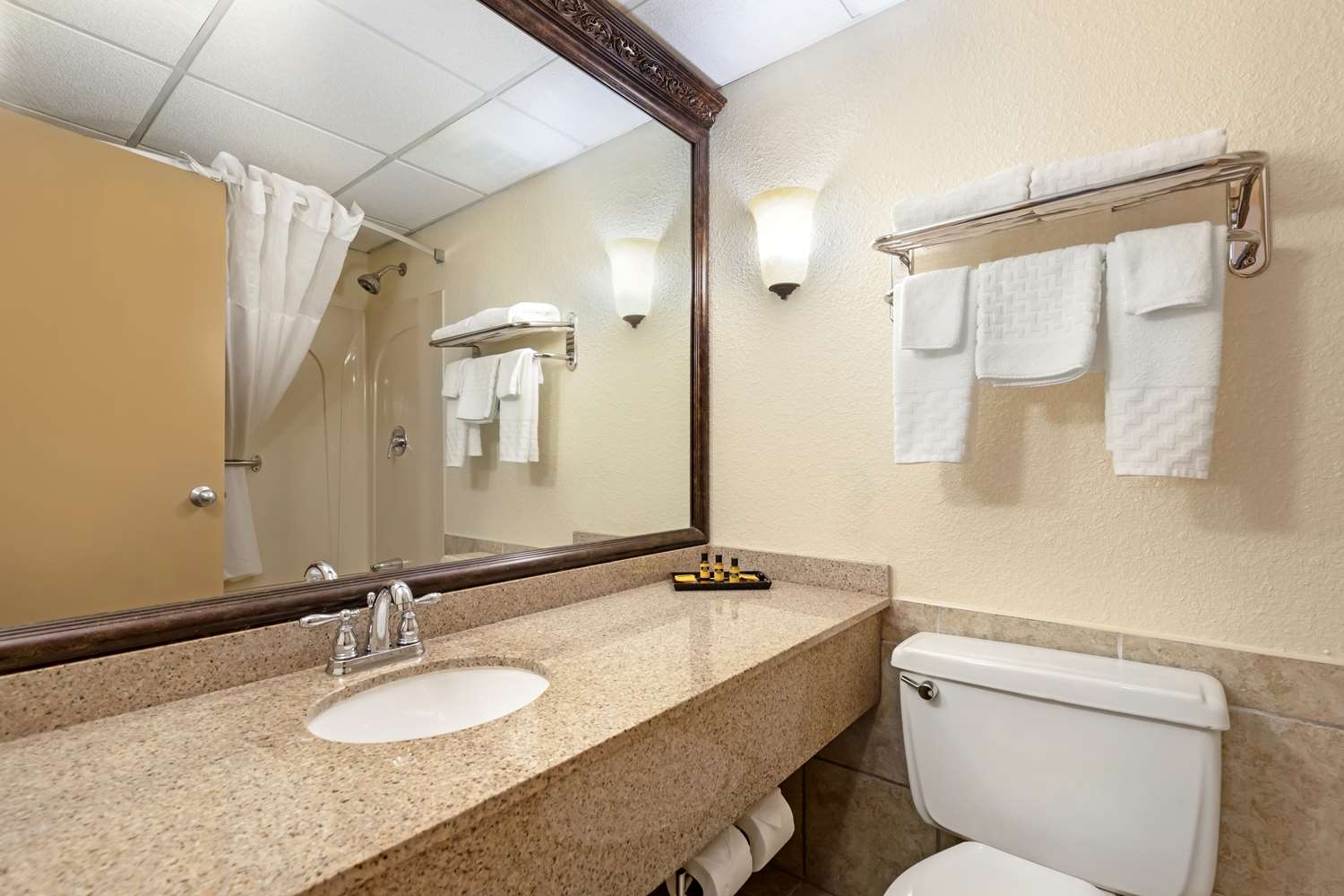 Best Western Plus Longbranch Hotel & Conv Center | Rooms & Rates