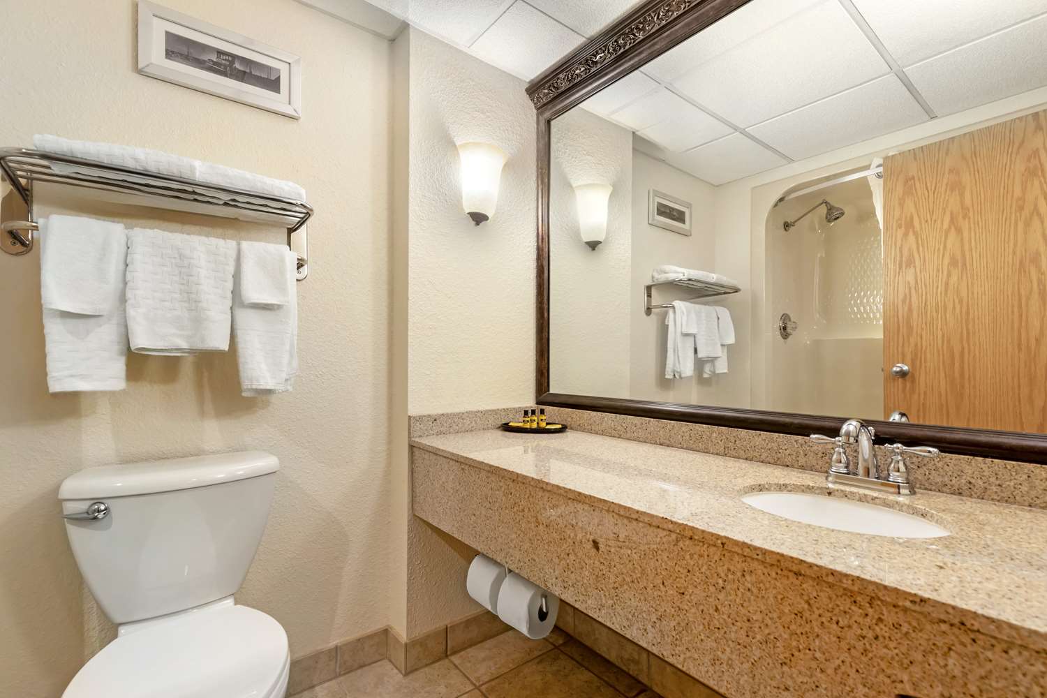 Best Western Plus Longbranch Hotel & Conv Center | Rooms & Rates
