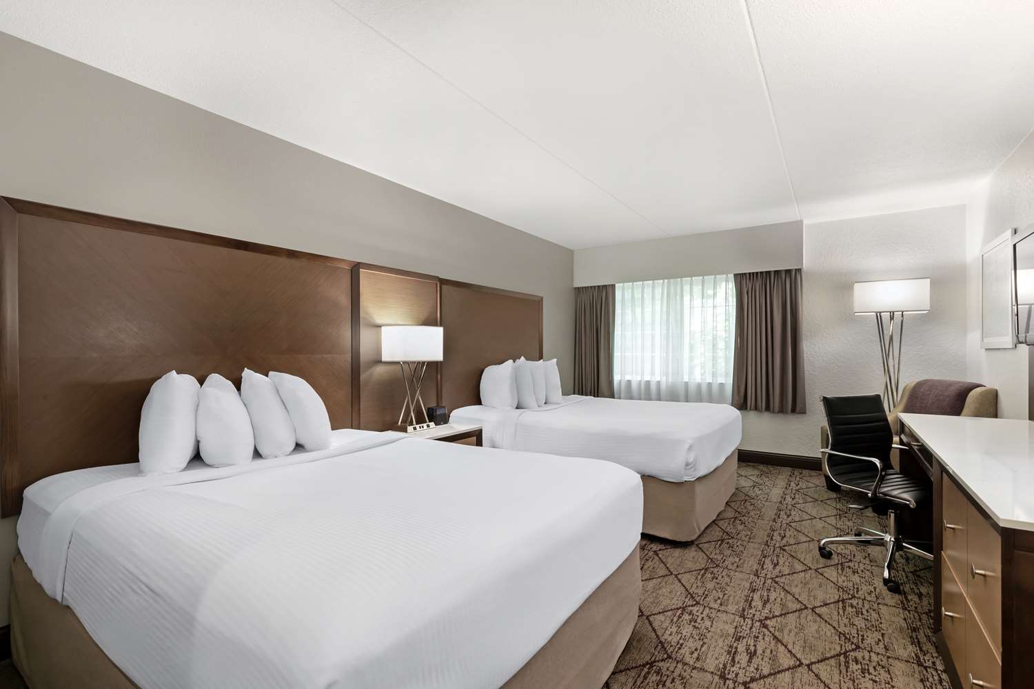 Best Western Plus Longbranch Hotel & Conv Center | Rooms & Rates
