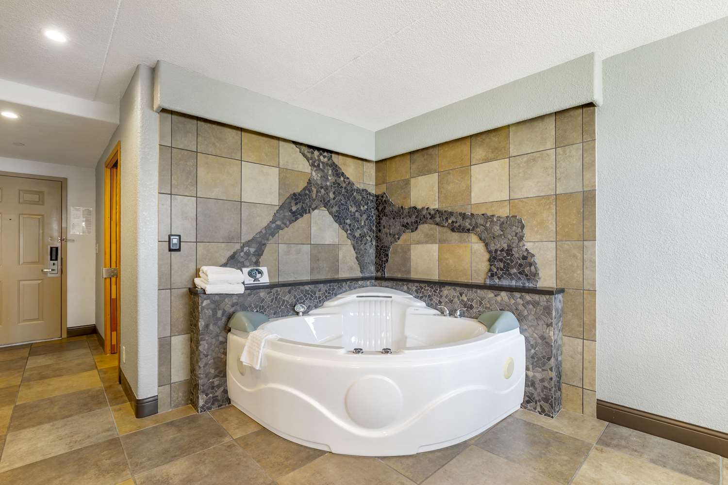 Best Western Plus Longbranch Hotel & Conv Center | Rooms & Rates