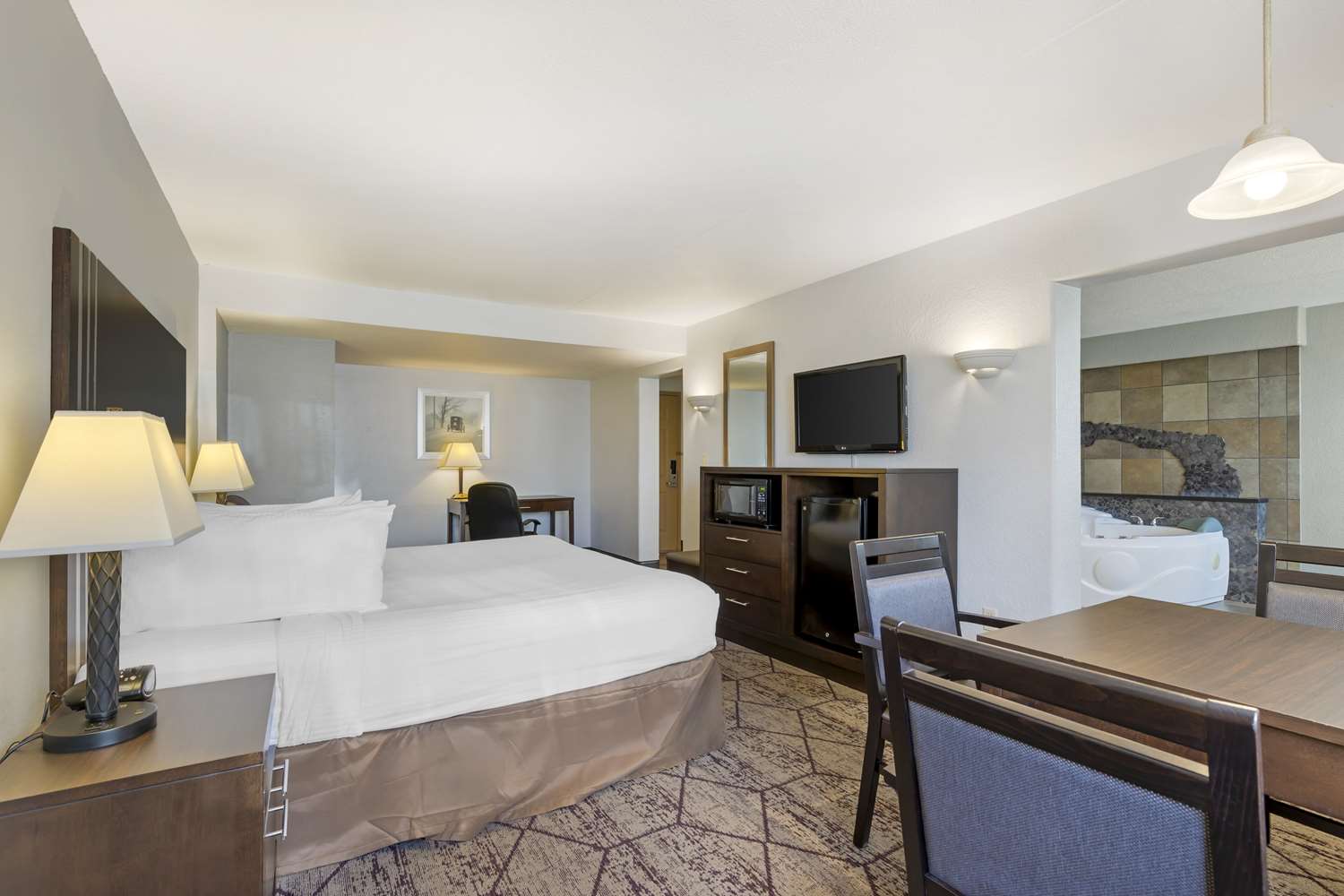 Best Western Plus Longbranch Hotel & Conv Center | Rooms & Rates