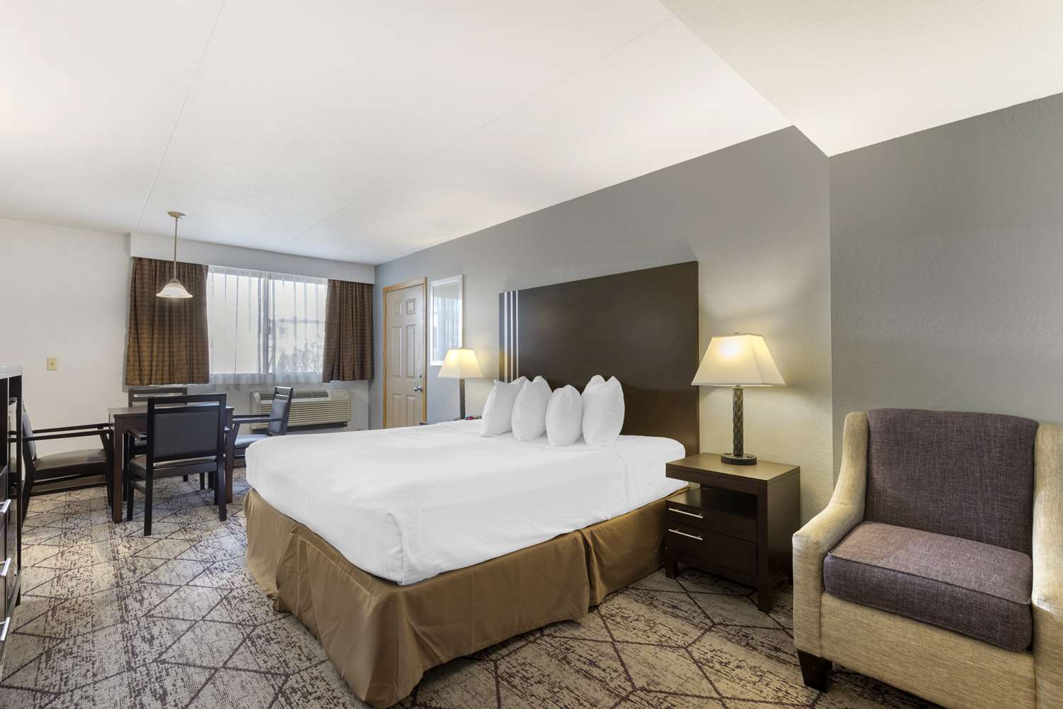 Best Western Plus Longbranch Hotel & Conv Center | Rooms & Rates