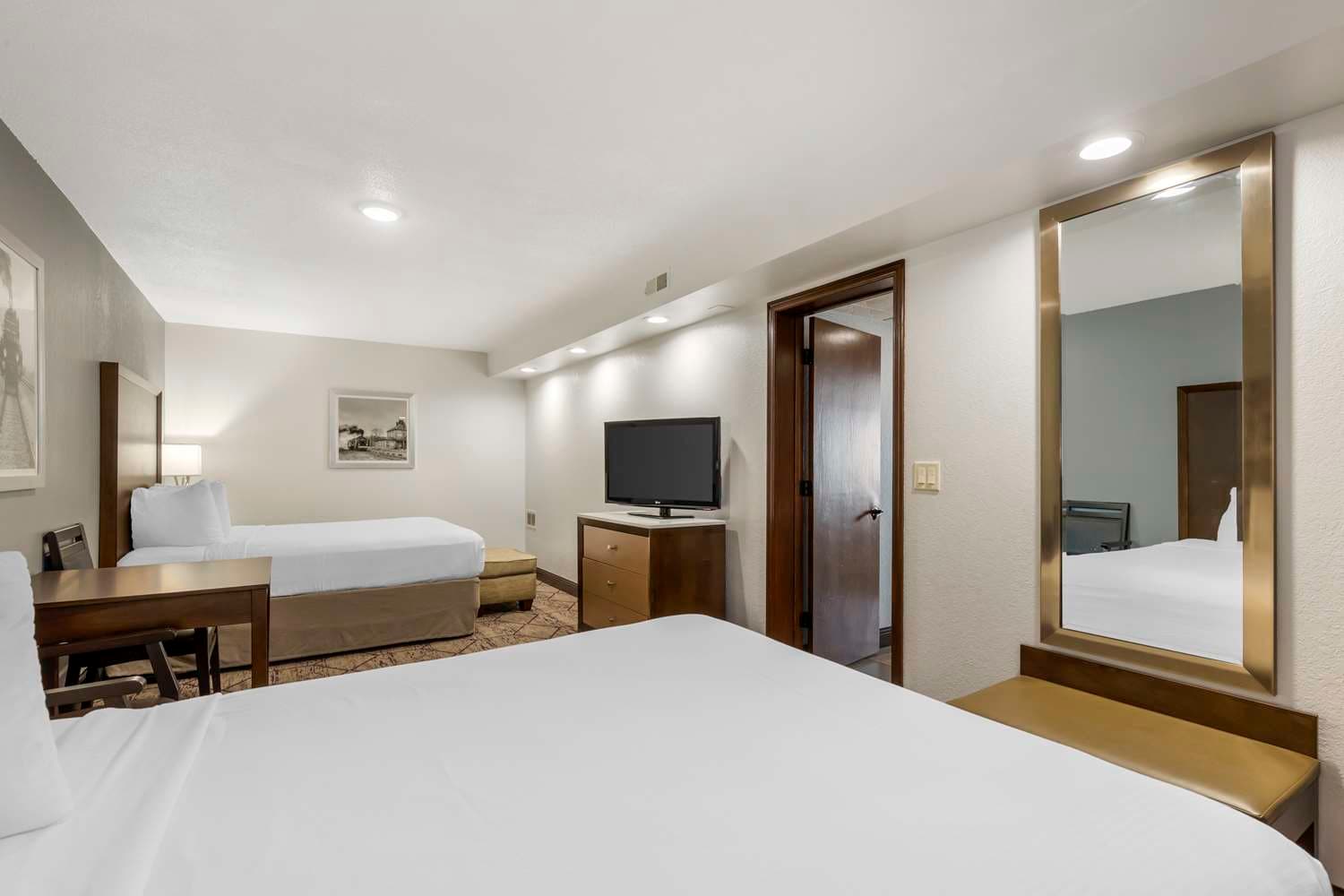 Best Western Plus Longbranch Hotel & Conv Center | Rooms & Rates