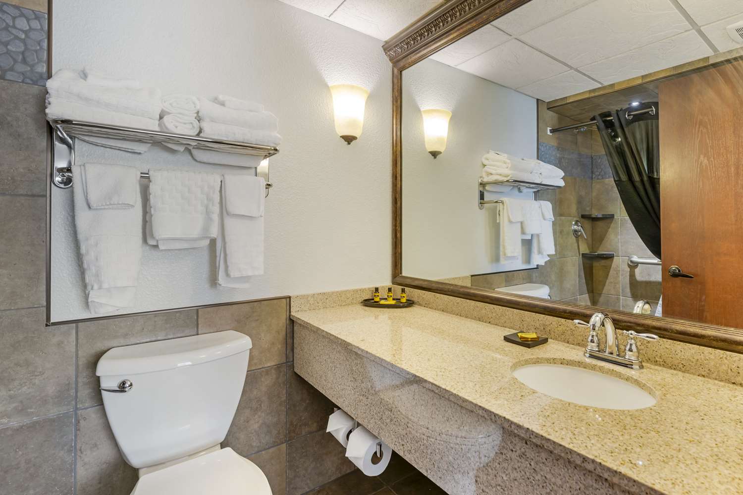 Best Western Plus Longbranch Hotel & Conv Center | Rooms & Rates