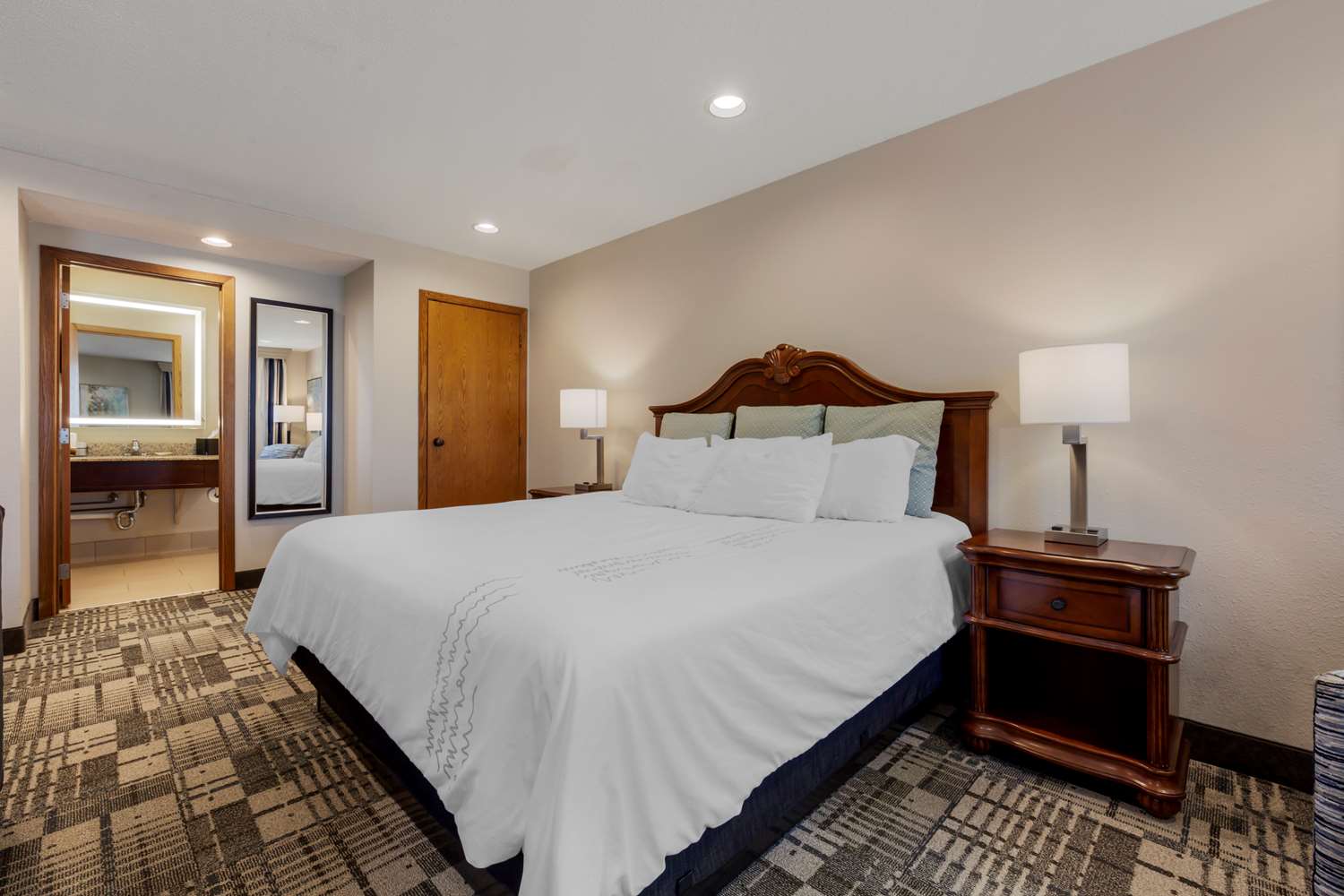 Best Western Plus Dubuque Hotel & Conf Center | Rooms & Rates