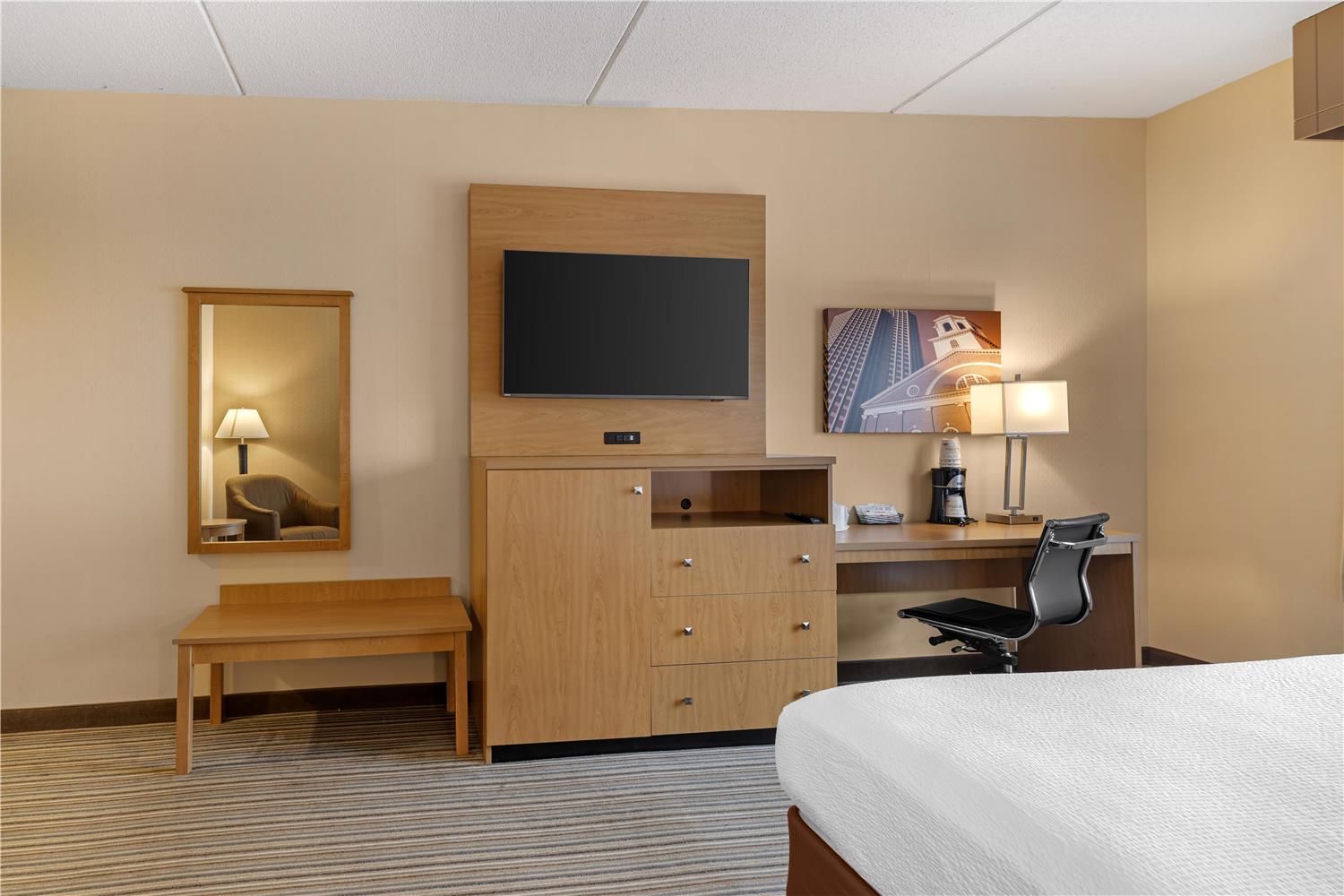 Best Western Royal Plaza Hotel & Trade Ctr. | Rooms & Rates