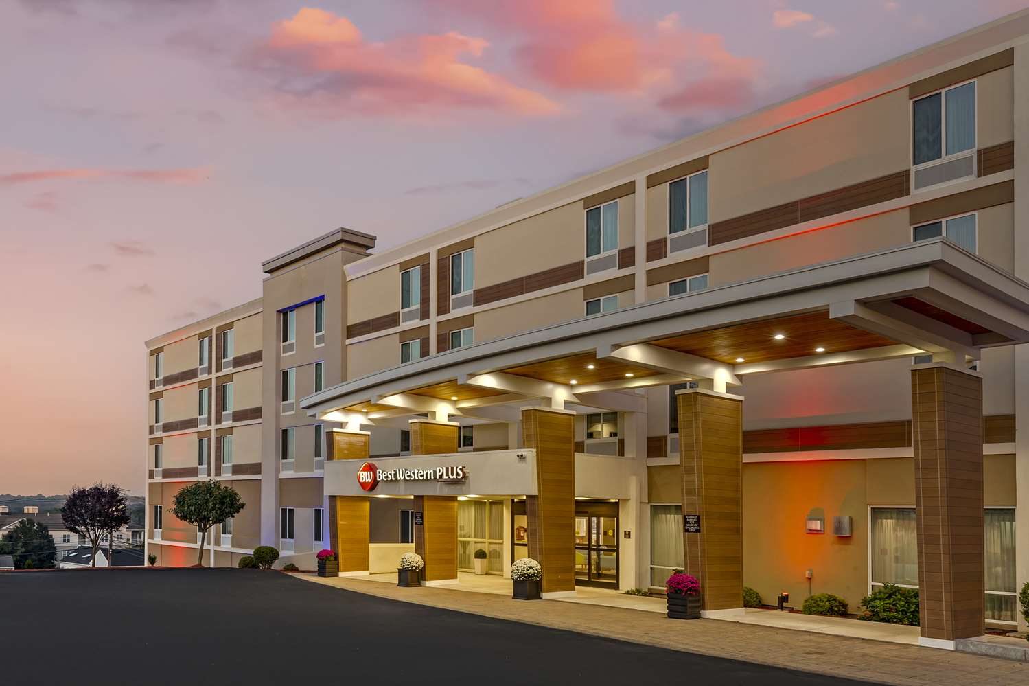Best Western Plus North Shore Hotel | Rooms & Rates