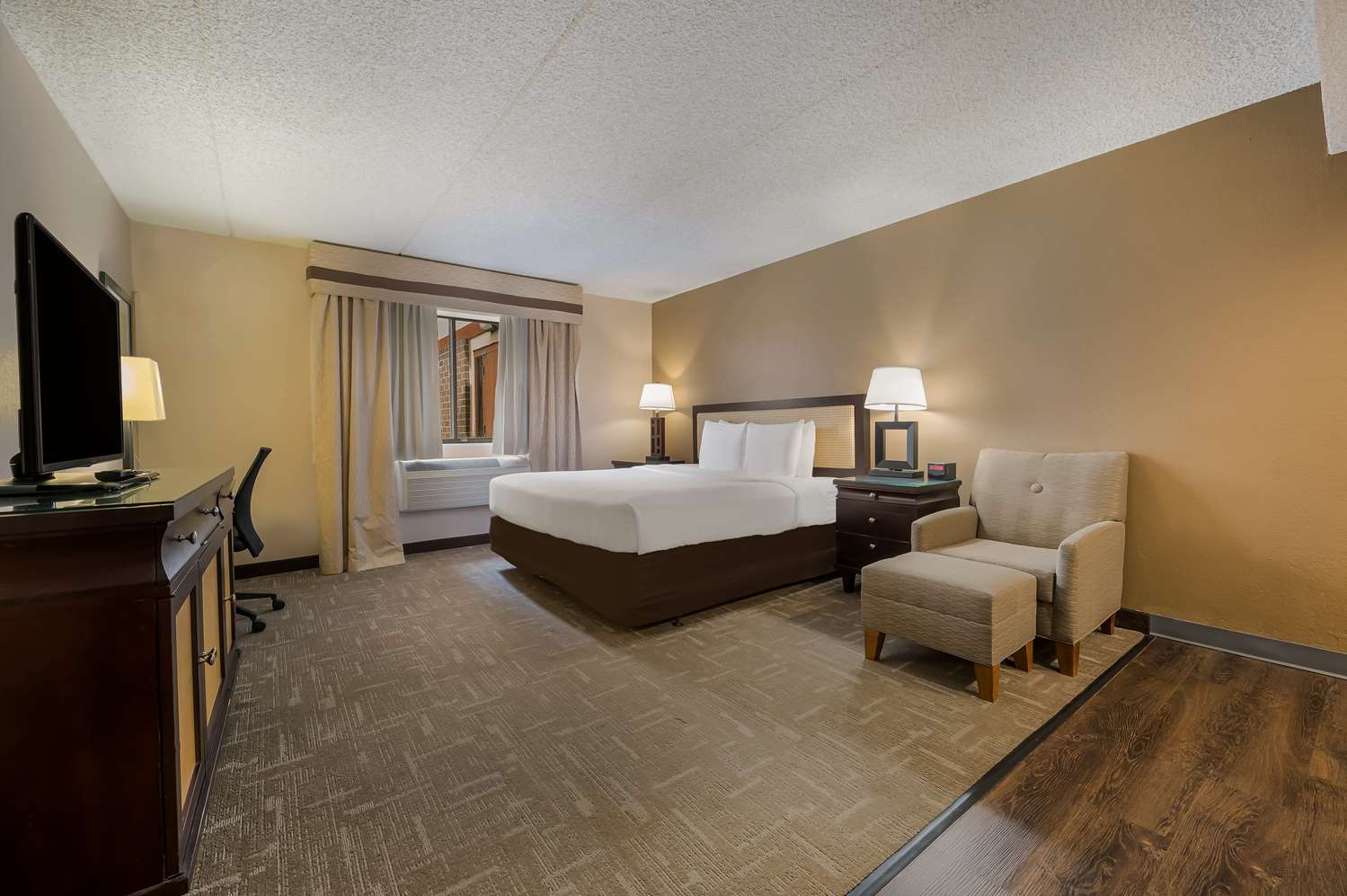 Best Western Hospitality Hotel | Rooms & Rates