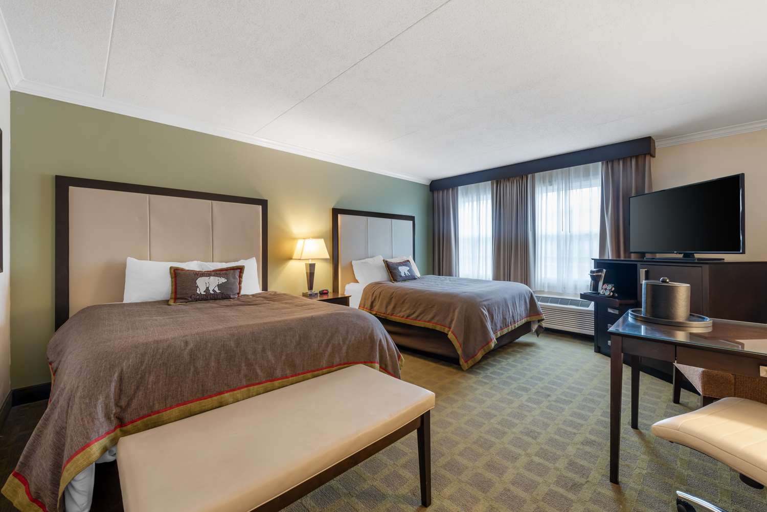 Best Western Plus White Bear Country Inn | Rooms & Rates