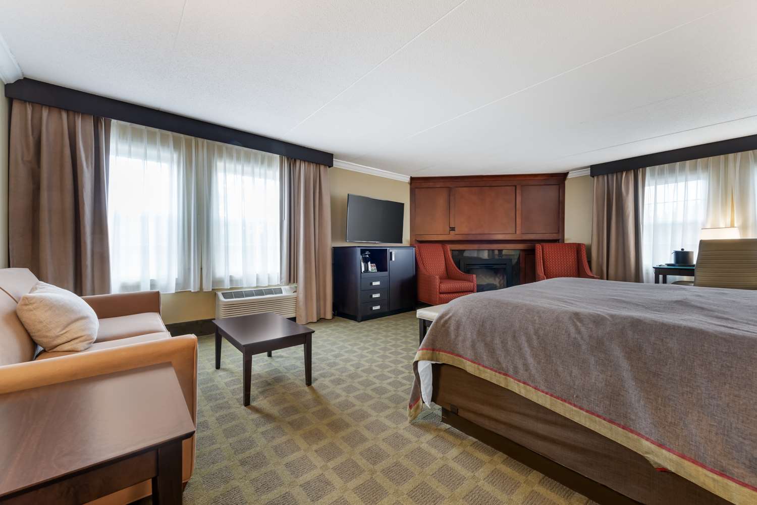 Best Western Plus White Bear Country Inn | Rooms & Rates