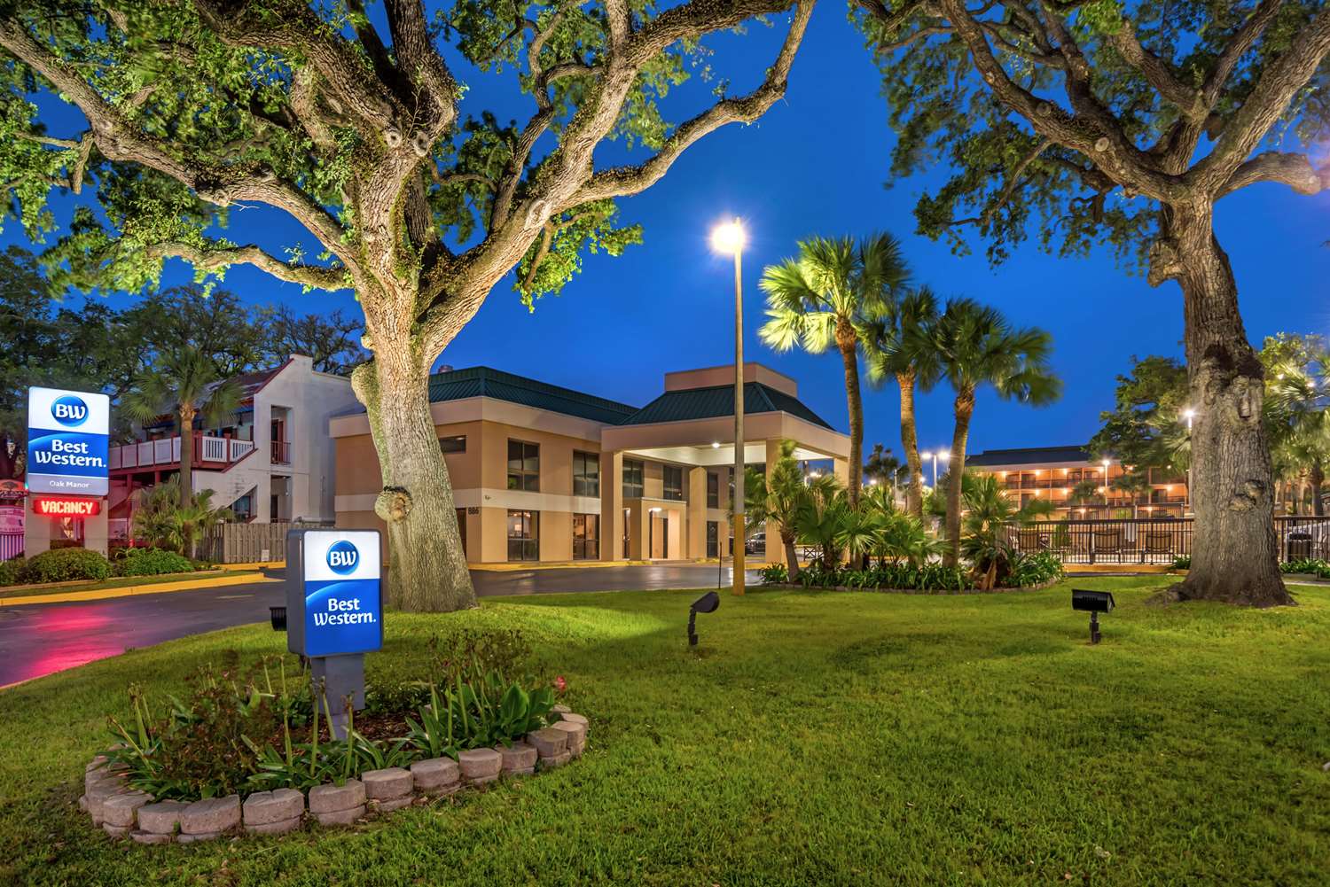 Best Western Oak Manor | Rooms & Rates