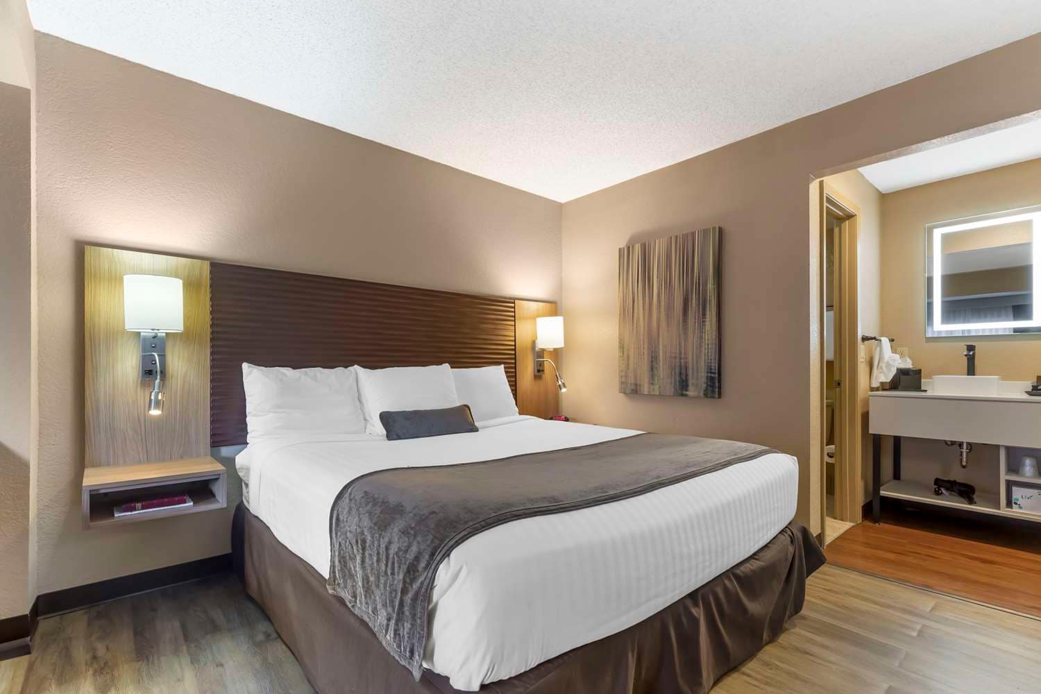 Best Western Plus Landing View Inn & Suites | Rooms & Rates
