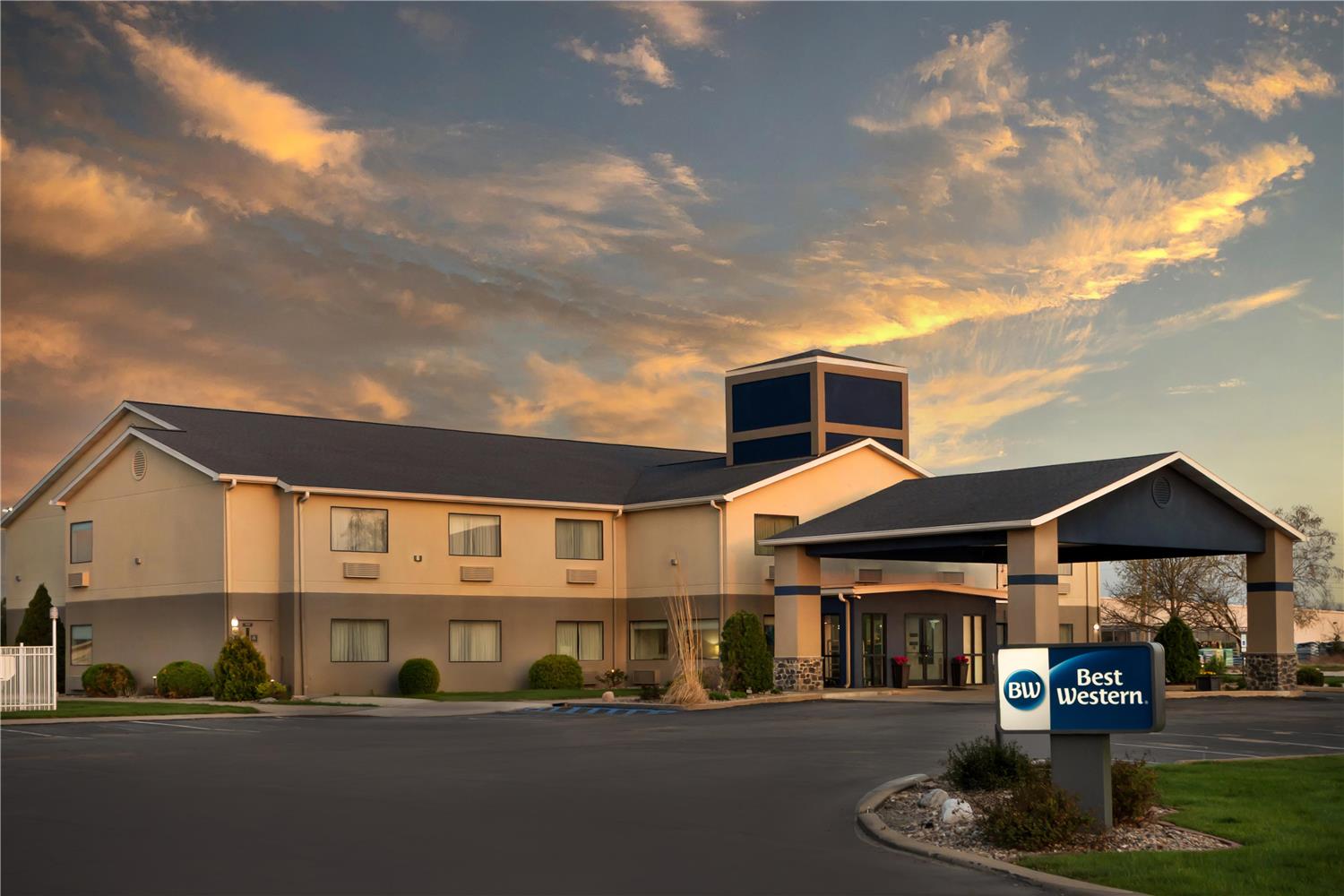Best Western Brookfield | Rooms & Rates