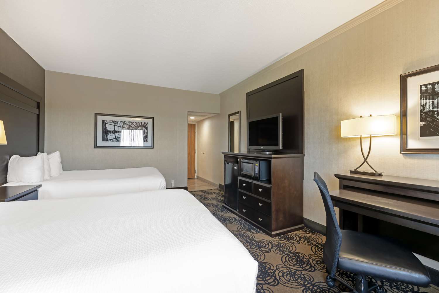 Best Western Plus Kelly Inn | Rooms & Rates