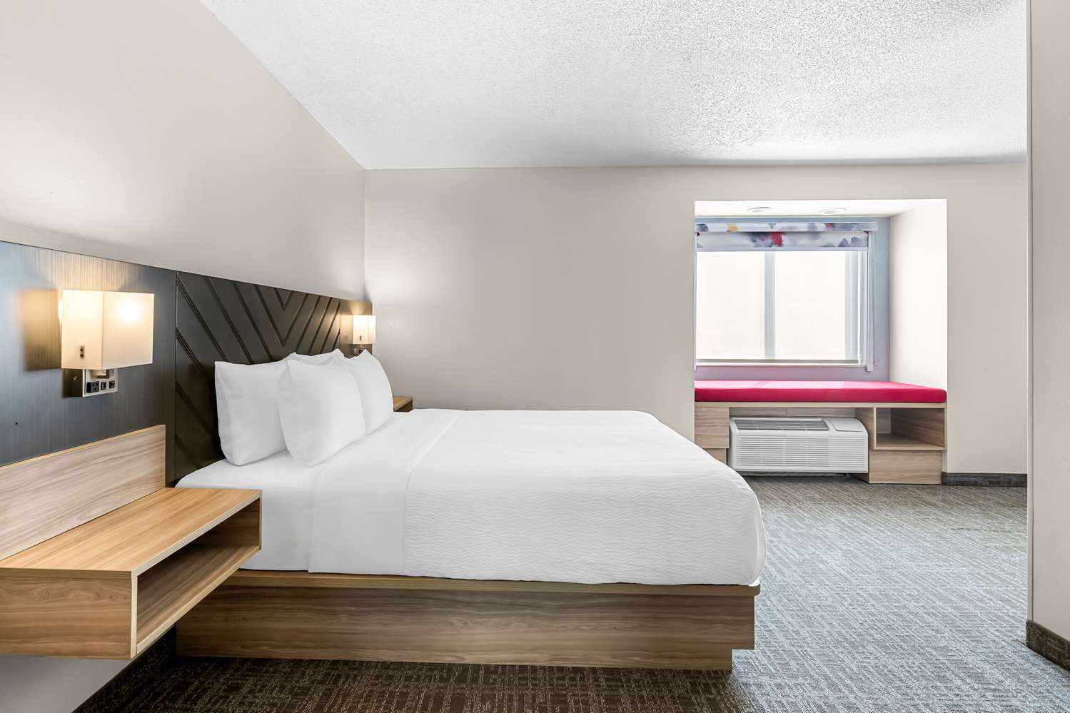 Eva Hotel Buffalo Airport BW Signature Collection | Rooms & Rates