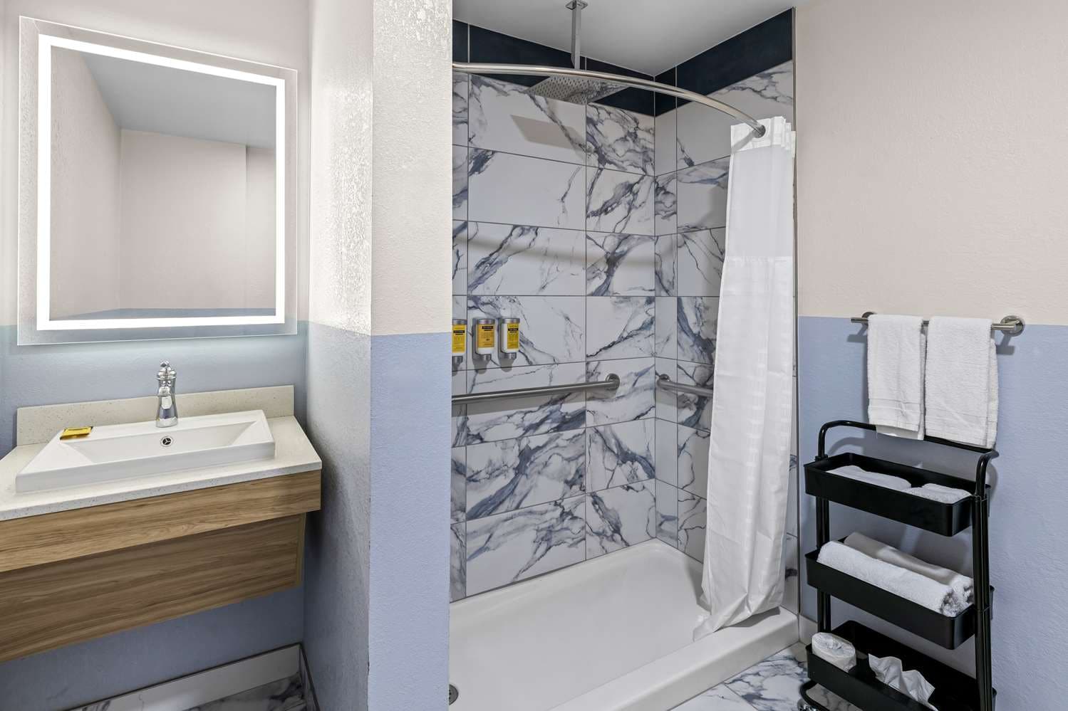 Eva Hotel Buffalo Airport BW Signature Collection | Rooms & Rates