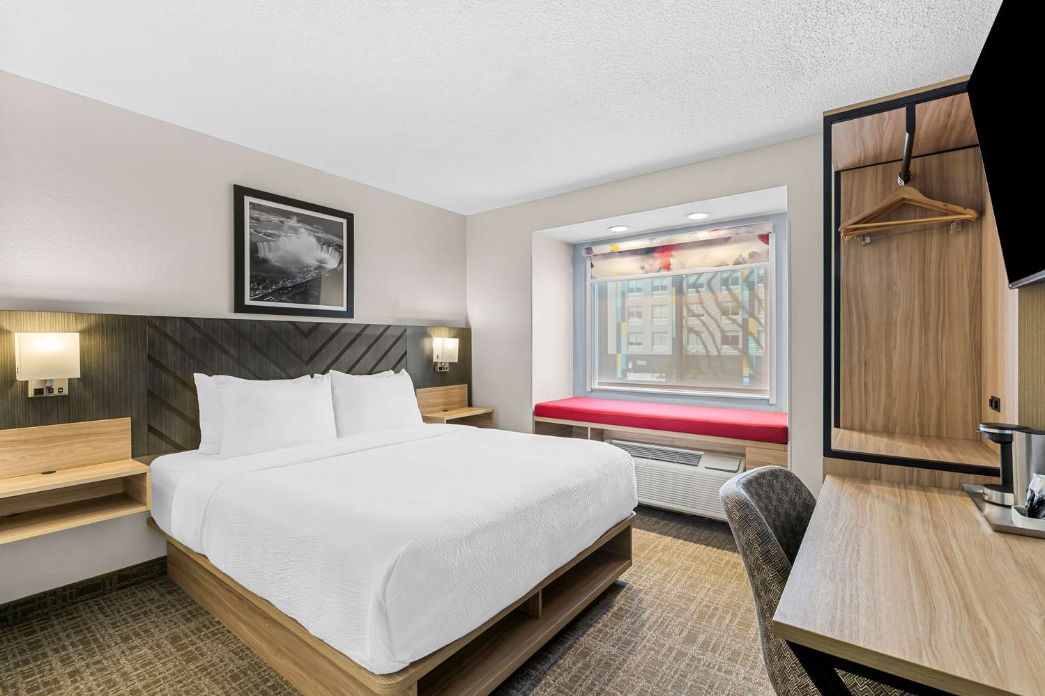 Eva Hotel Buffalo Airport BW Signature Collection | Rooms & Rates