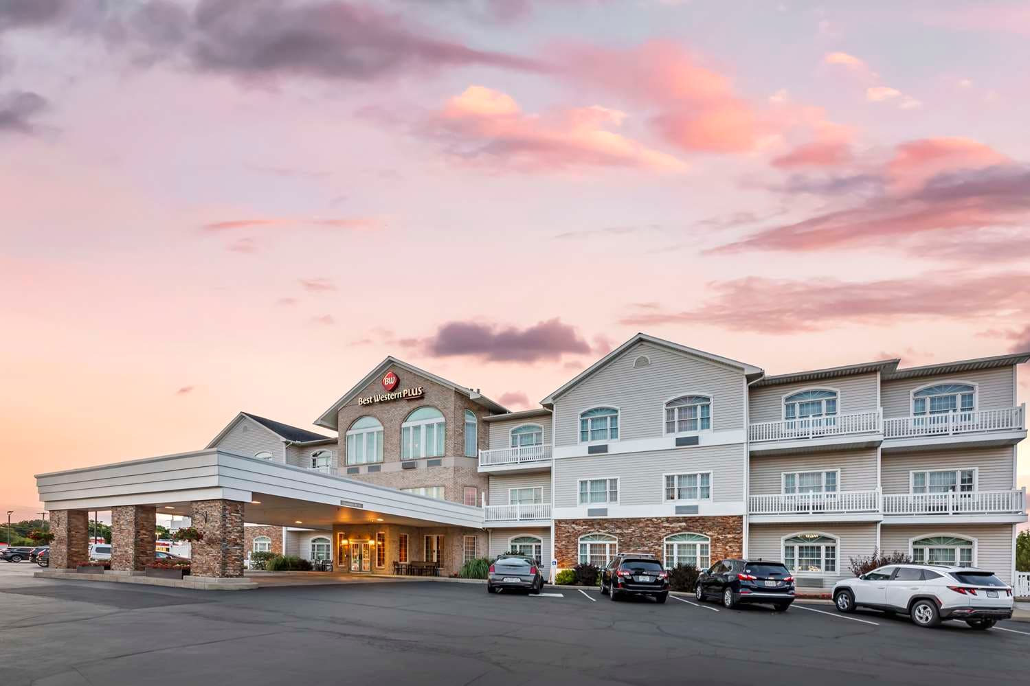 Best Western Plus Dutch Haus Inn & Suites | Rooms & Rates