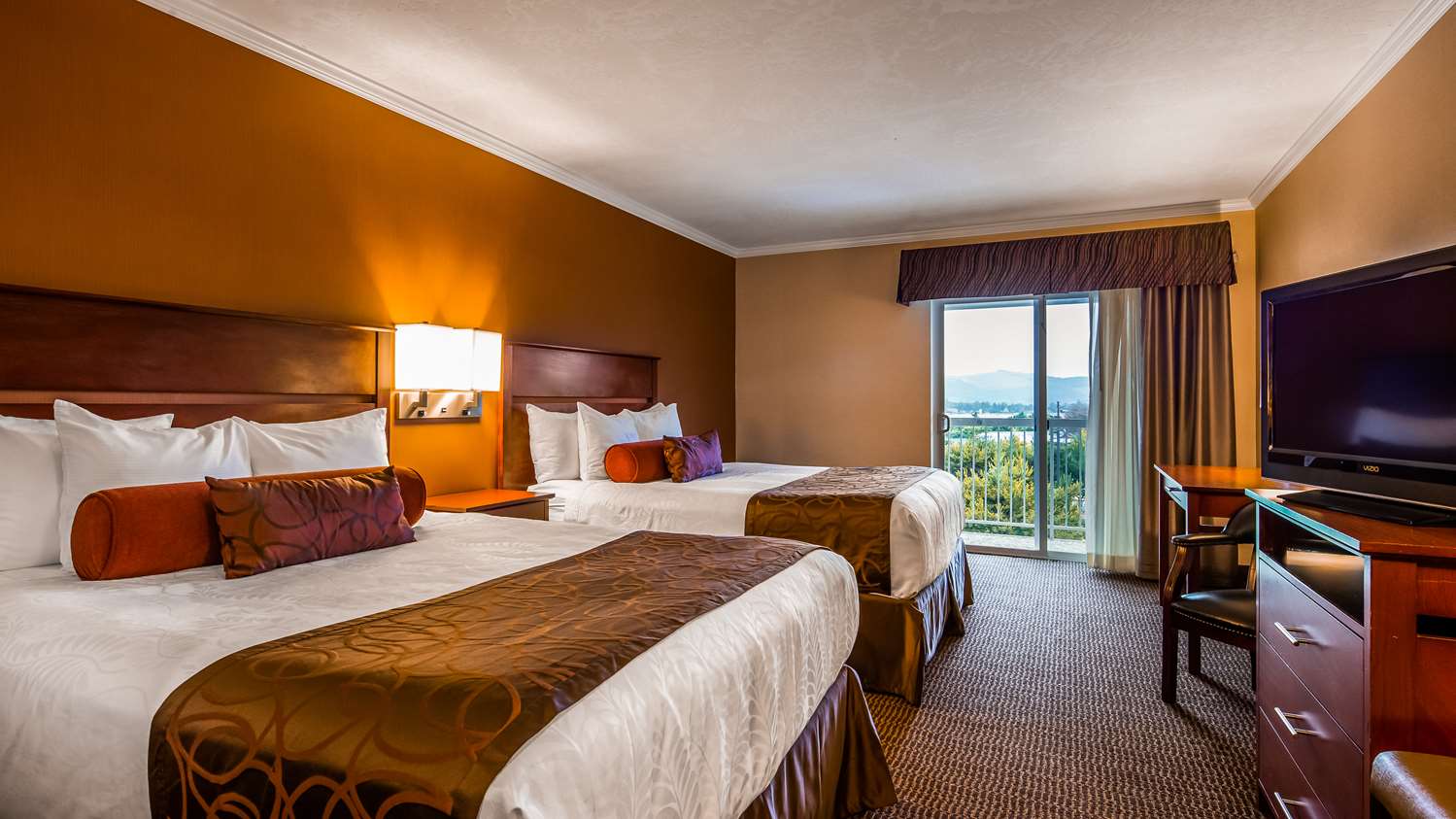 Best Western Plus Landmark Inn | Rooms & Rates
