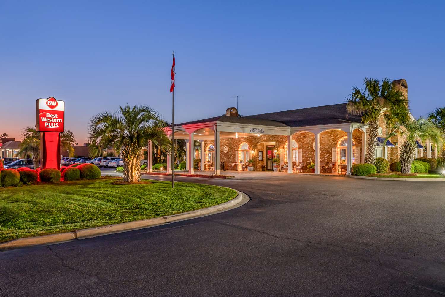 Best Western Plus Santee Inn | Rooms & Rates