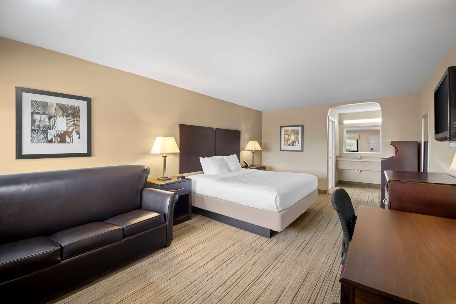 Best Western Cedar Inn | Rooms & Rates