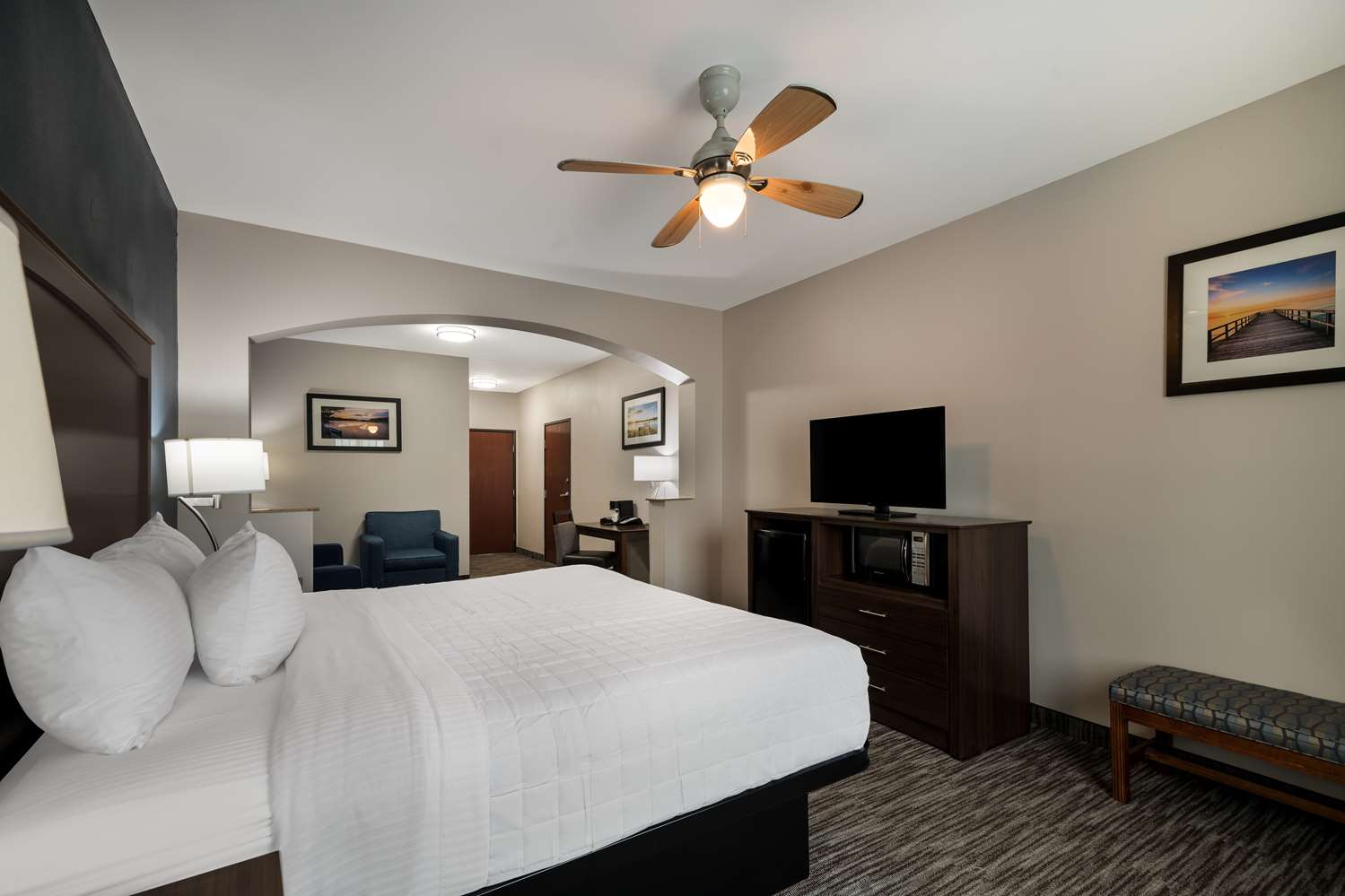 Best Western Plus Lake Dallas Inn & Suites | Rooms & Rates