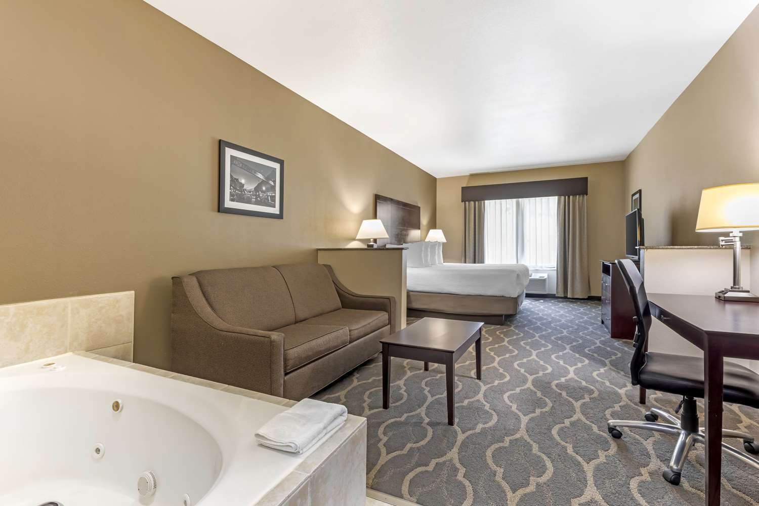 Best Western Plus Burleson Inn & Suites | Rooms & Rates