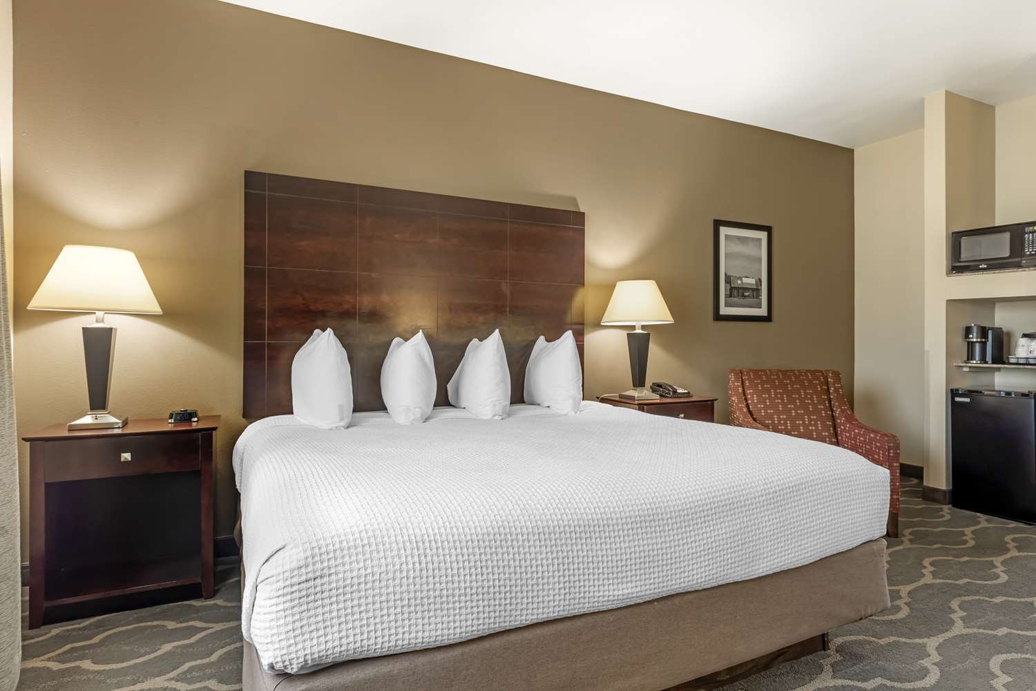 Best Western Plus Burleson Inn & Suites | Rooms & Rates